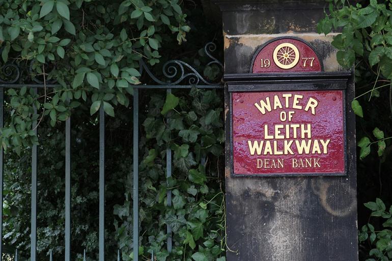 Schilderachtig Dean Village bezoeken in Edinburgh: alle info & tips