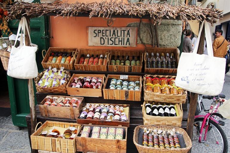 Eiland Ischia bezoeken? 10 bezienswaardigheden + waar overnachten