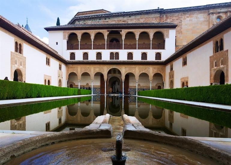 Alhambra Granada bezoeken? Tickets + Tips wachtrijen vermijden?