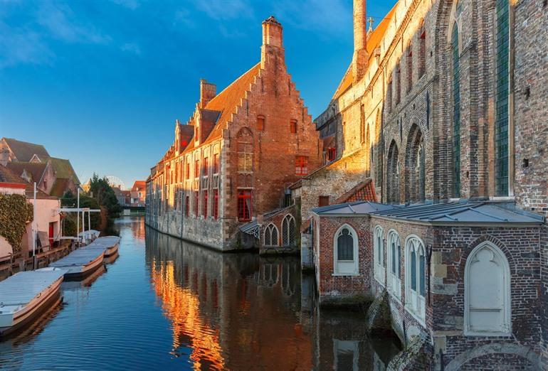 Rondvaart of boottocht in Brugge 2025? Onze tips + wat is er te zien?