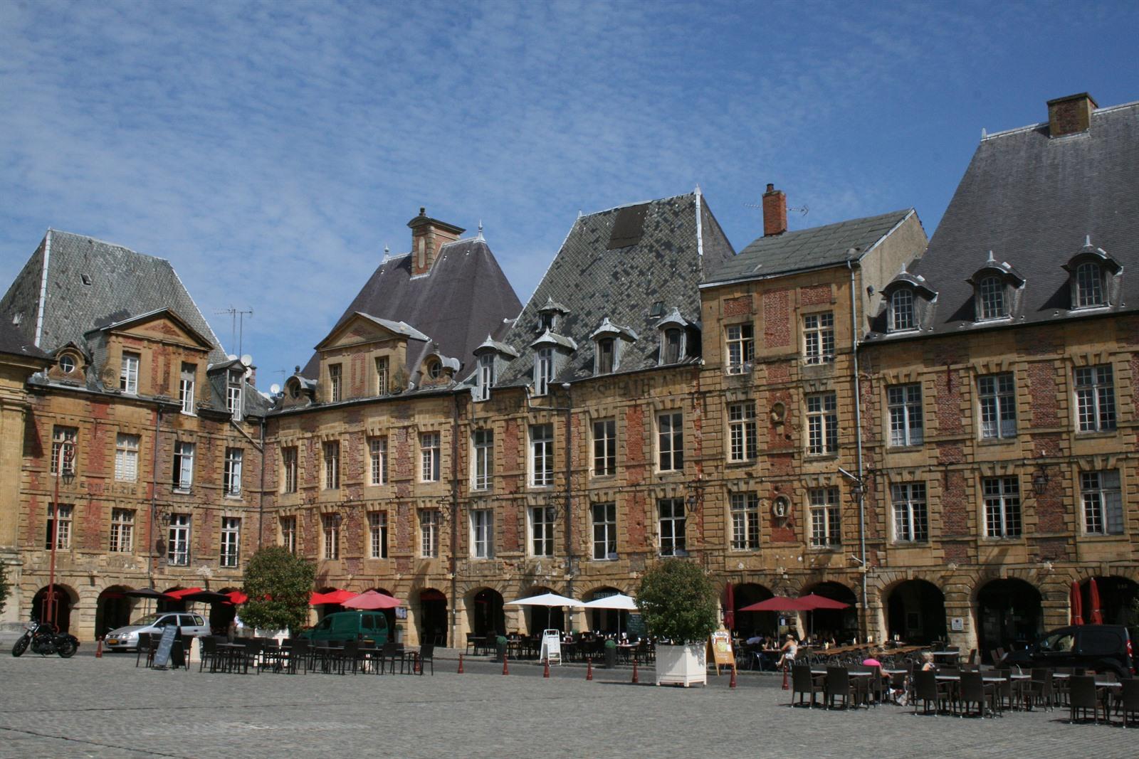 Wandelen in het Charleville van Rimbaud en Gonzague