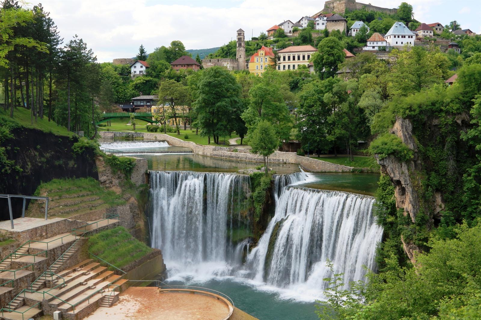 Jajce stadswandeling (2 km) Watervallen en historische centrum